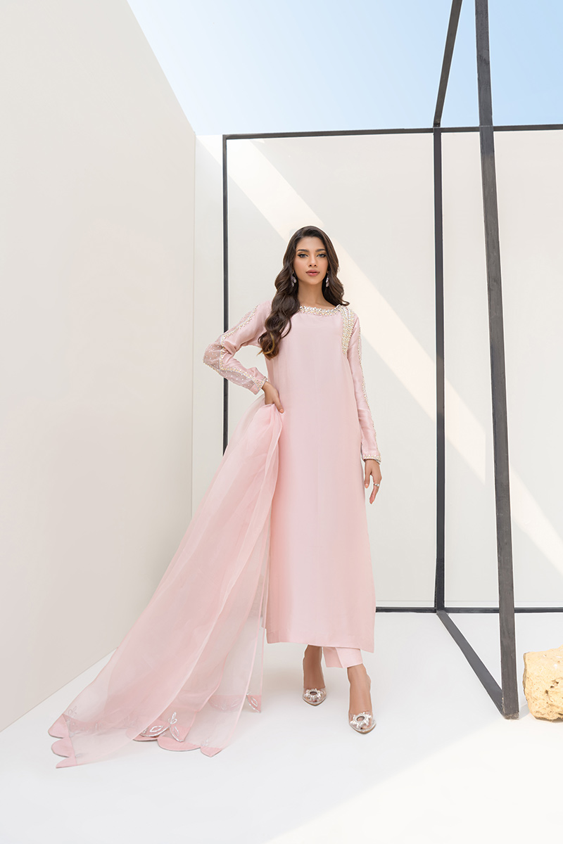 AI-0102 - Amna Iqbal